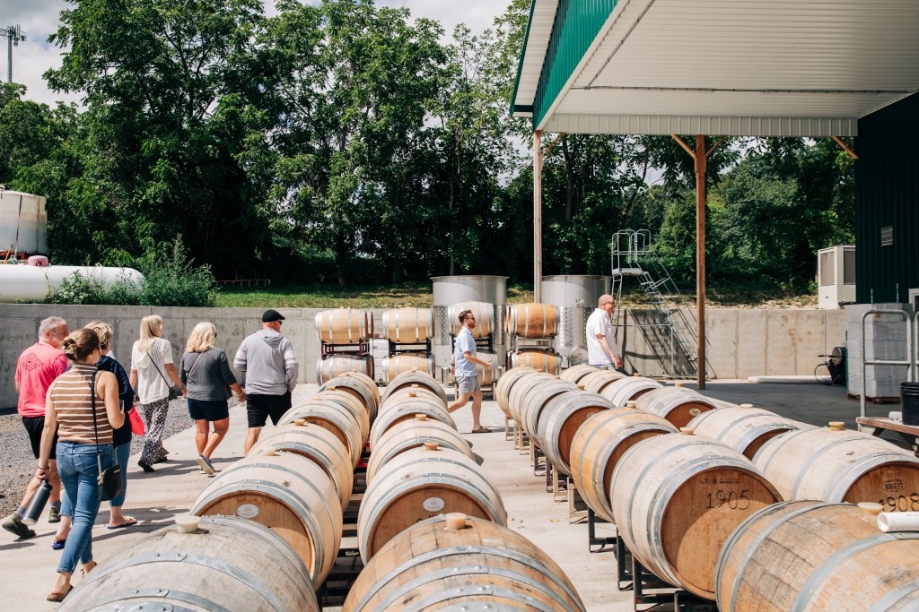 Vineyard Tours – Fox Run Vineyards